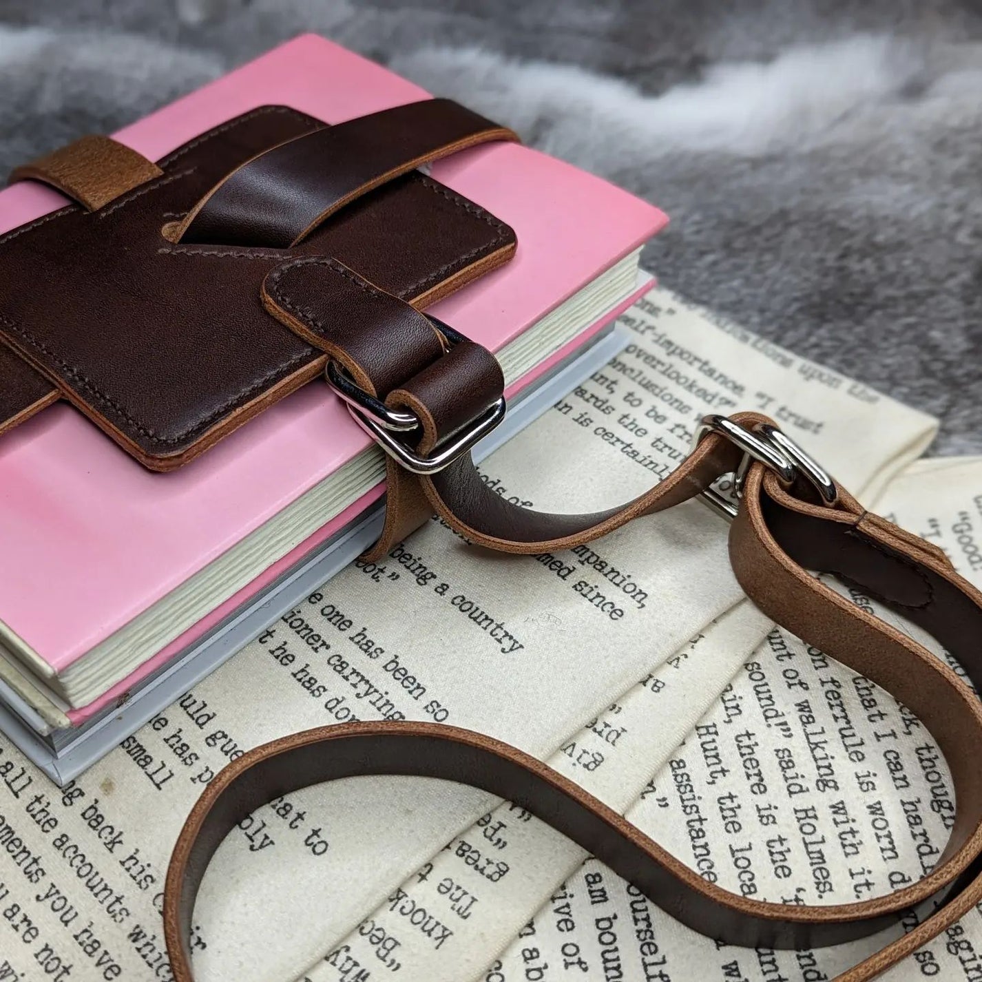 'The Shelley' | Traveller's Book Strap in Berry Brown – Rowsome Leather
